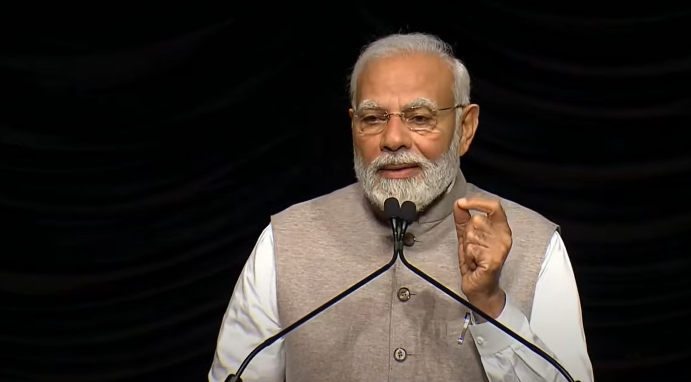 Modi addresses Indian American community at Ronald Reagan Center; says ...
